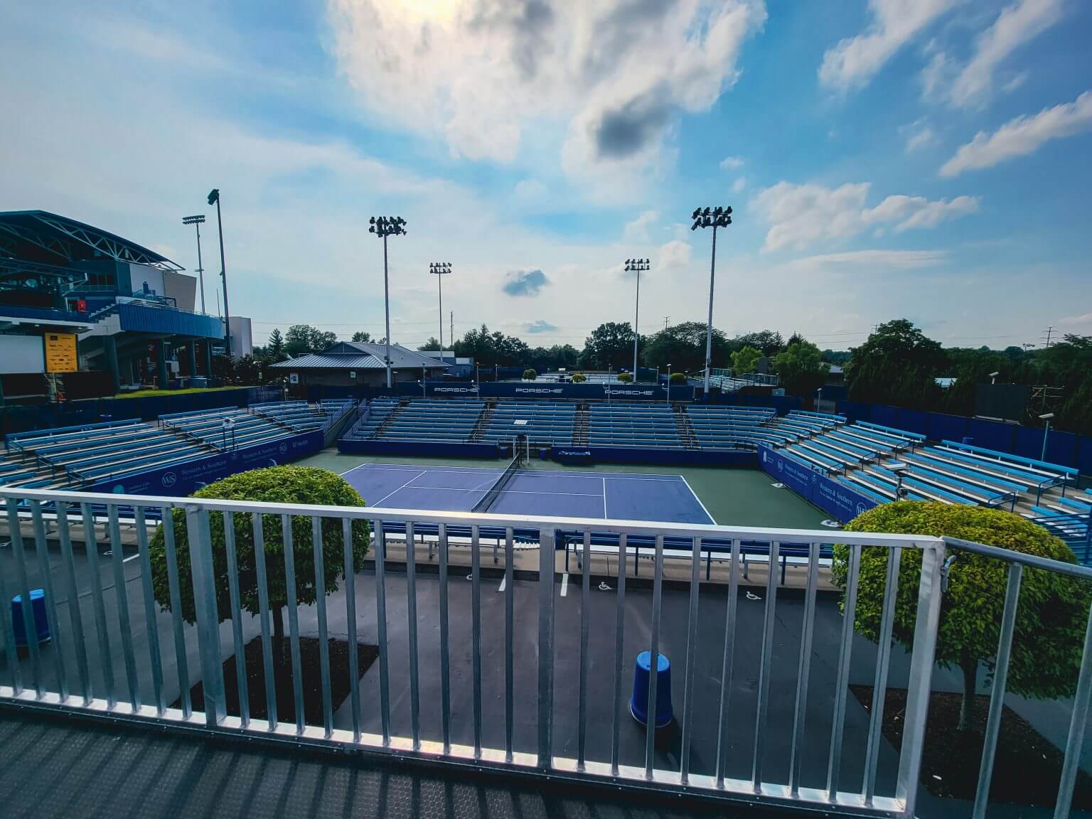 Portable VIP Suites for Any Event | Top Level Suites